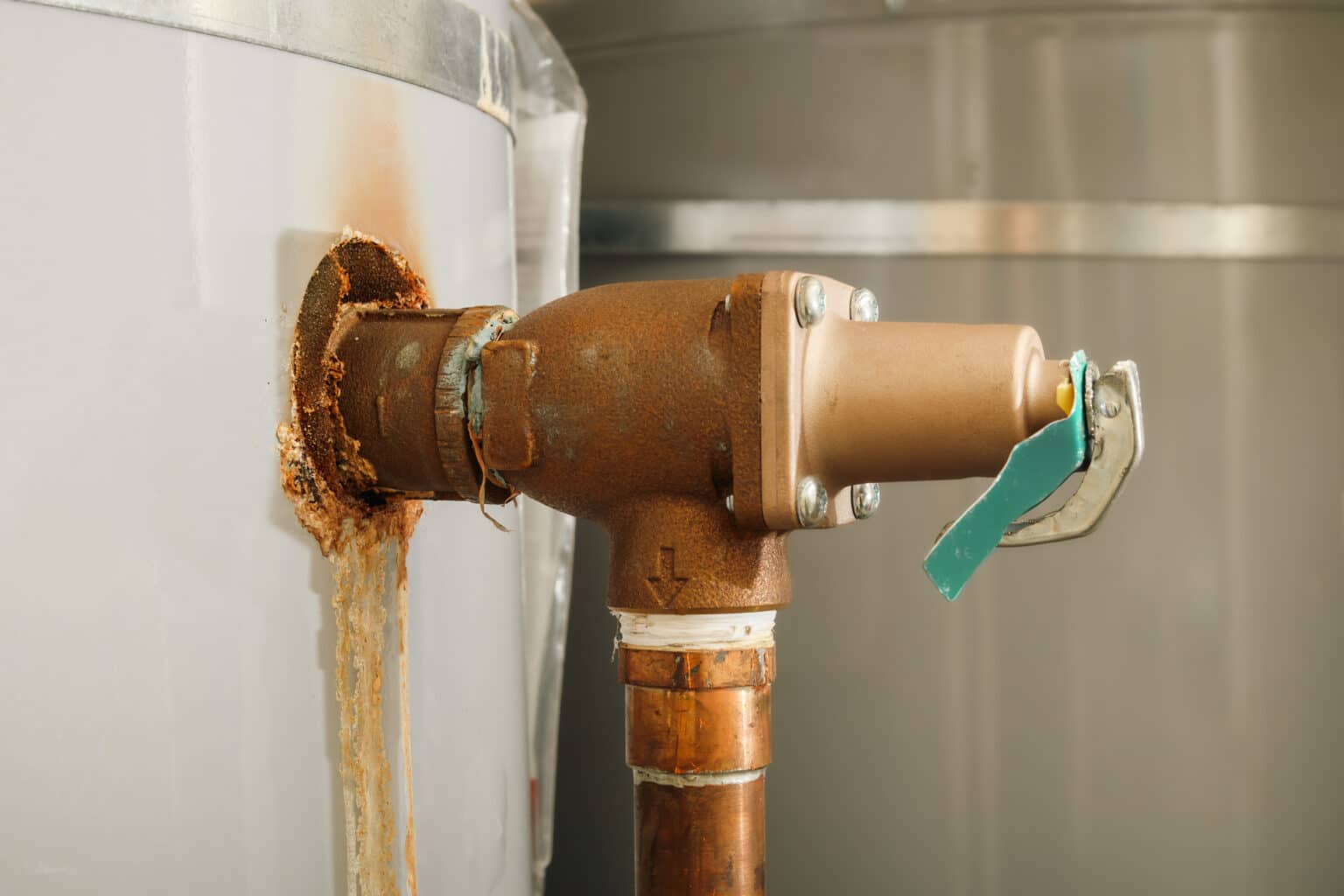 Corroded Water Heaters: A Plumber’s Early Warning Signs - Halpin Plumbing